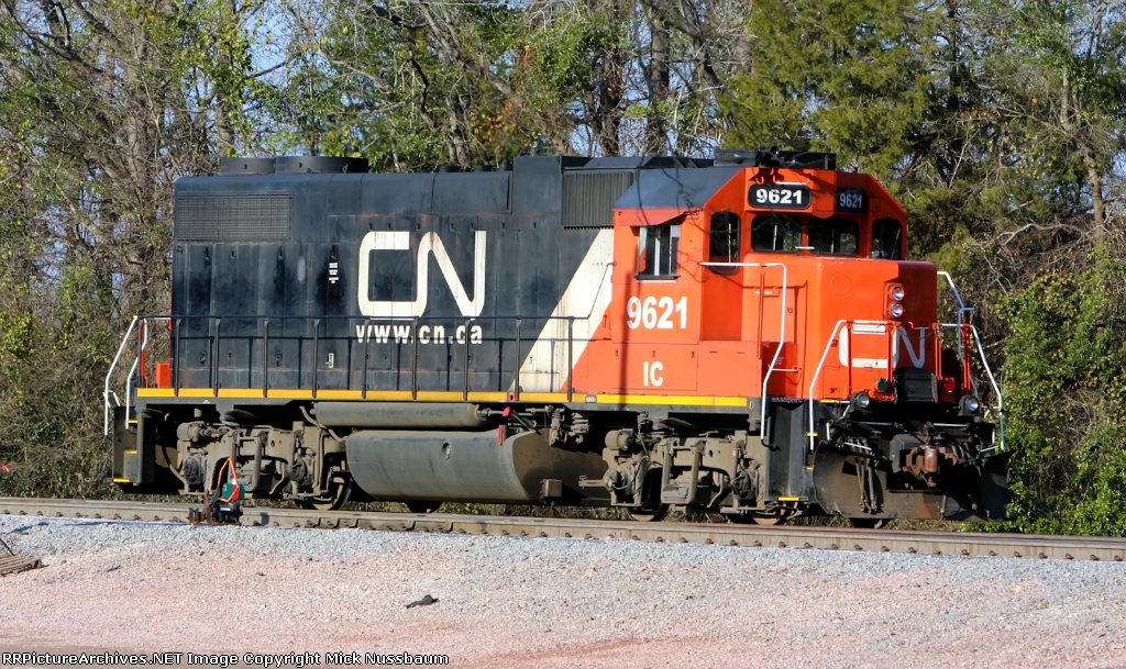 CN (IC) #9621 at the yard office